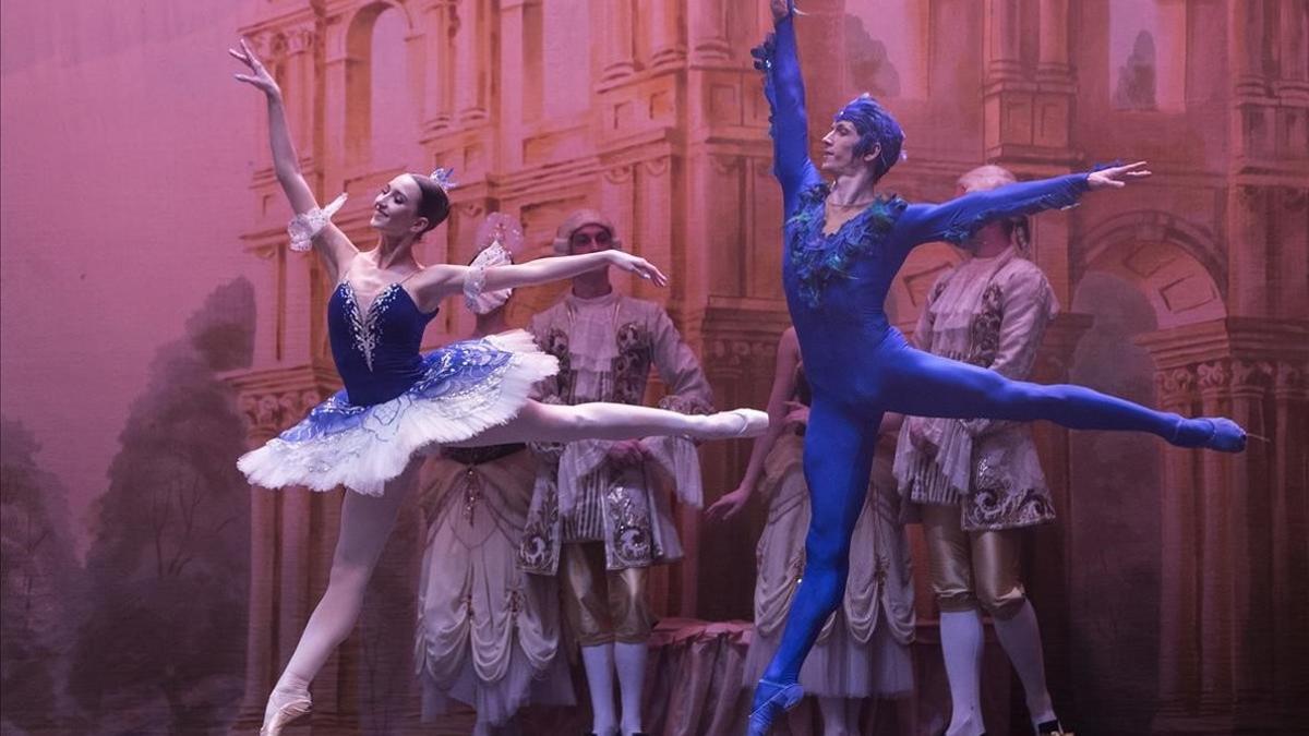 crítica de danza: Una 'Bella durmiente' salvada por el pájaro azul