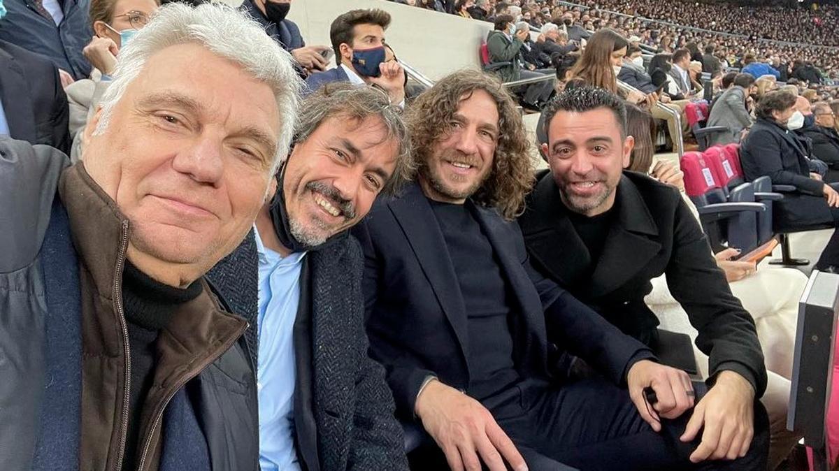 Xavi y Puyol, juntos en el palco del Camp Nou