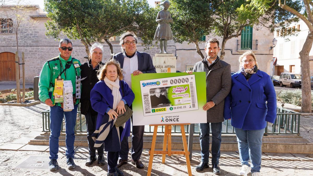 La escritora mallorquina Maria Antònia Salvà protagoniza un cupón de la ...