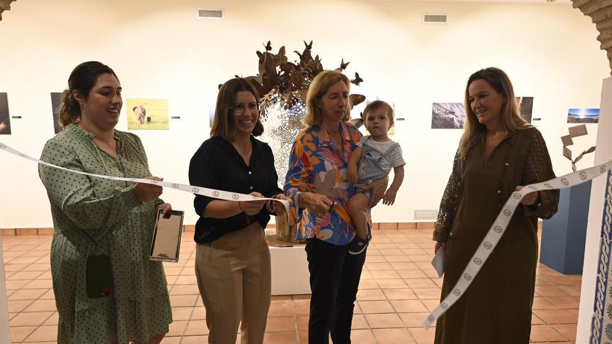 Galería de fotos | Porcelanosa homenajea el arte de su plantilla con ...