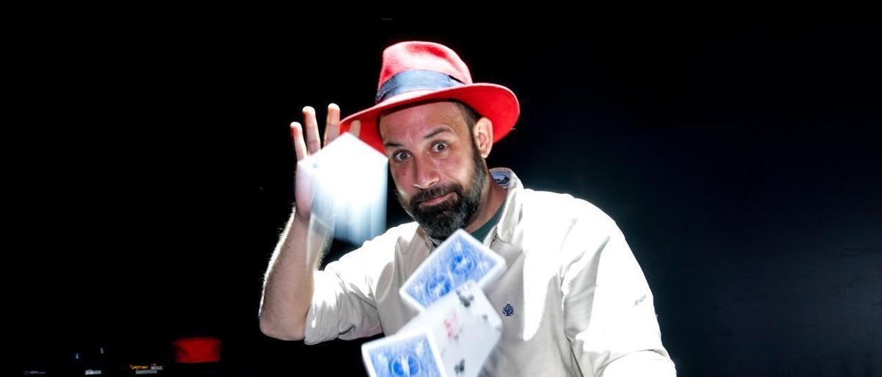 Mago Manu: «Creo que los magos deberían pasar obligatoriamente un curso ...