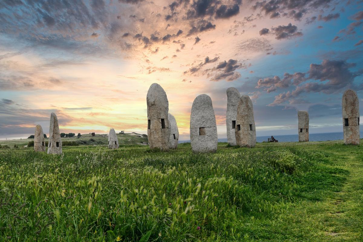Menhires por la paz, las esculturas más fotogénicas de Galicia