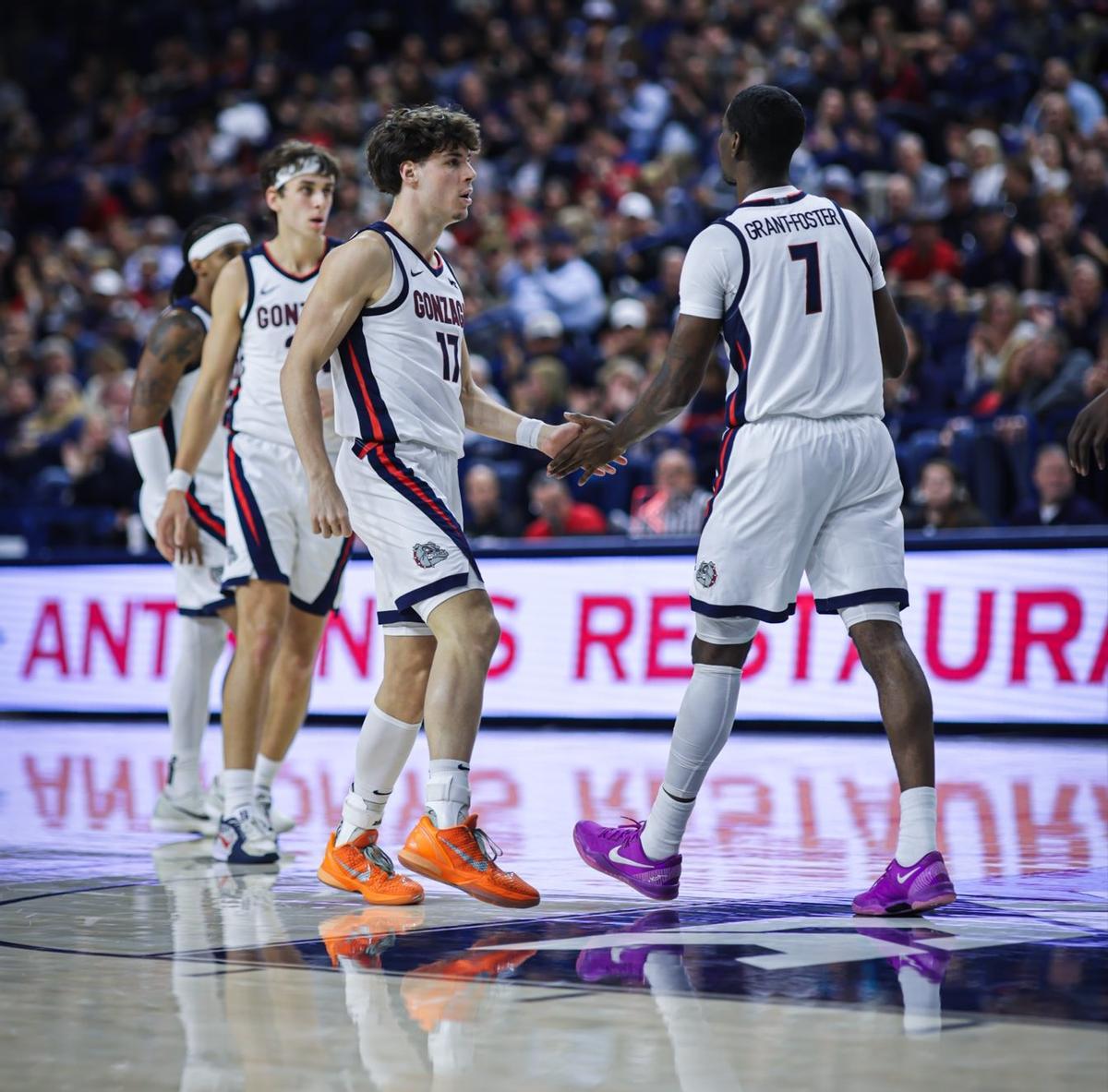 UNICAJA | Saint-Supéry debuta con victoria y protagonismo en la NCAA