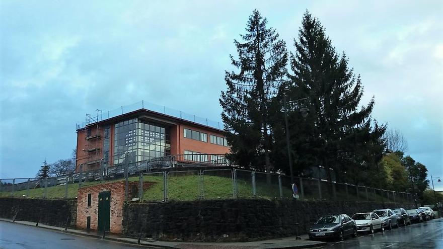 Una joven, herida en un atropello a la salida del Instituto Río Nora de ...