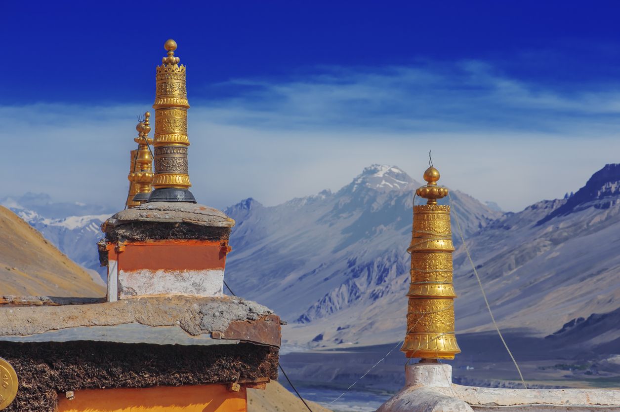 MONASTERIO BUDISTA IA | El monasterio budista que parece generado por ...