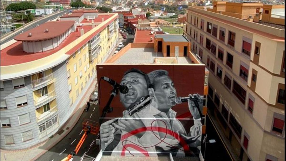 Finaliza el mural en honor a Manolo Mena