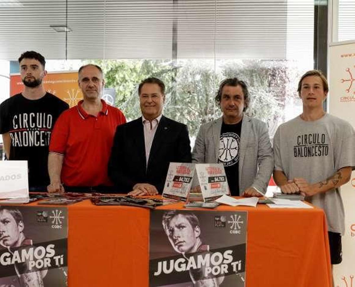 Ángel Moro toma el relevo de Saúl Blanco como capitán del Círculo