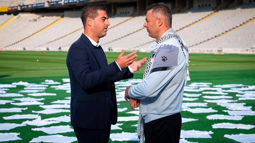 Ehab Abu Jazar, seleccionador de Palestina, en la previa del partido ...