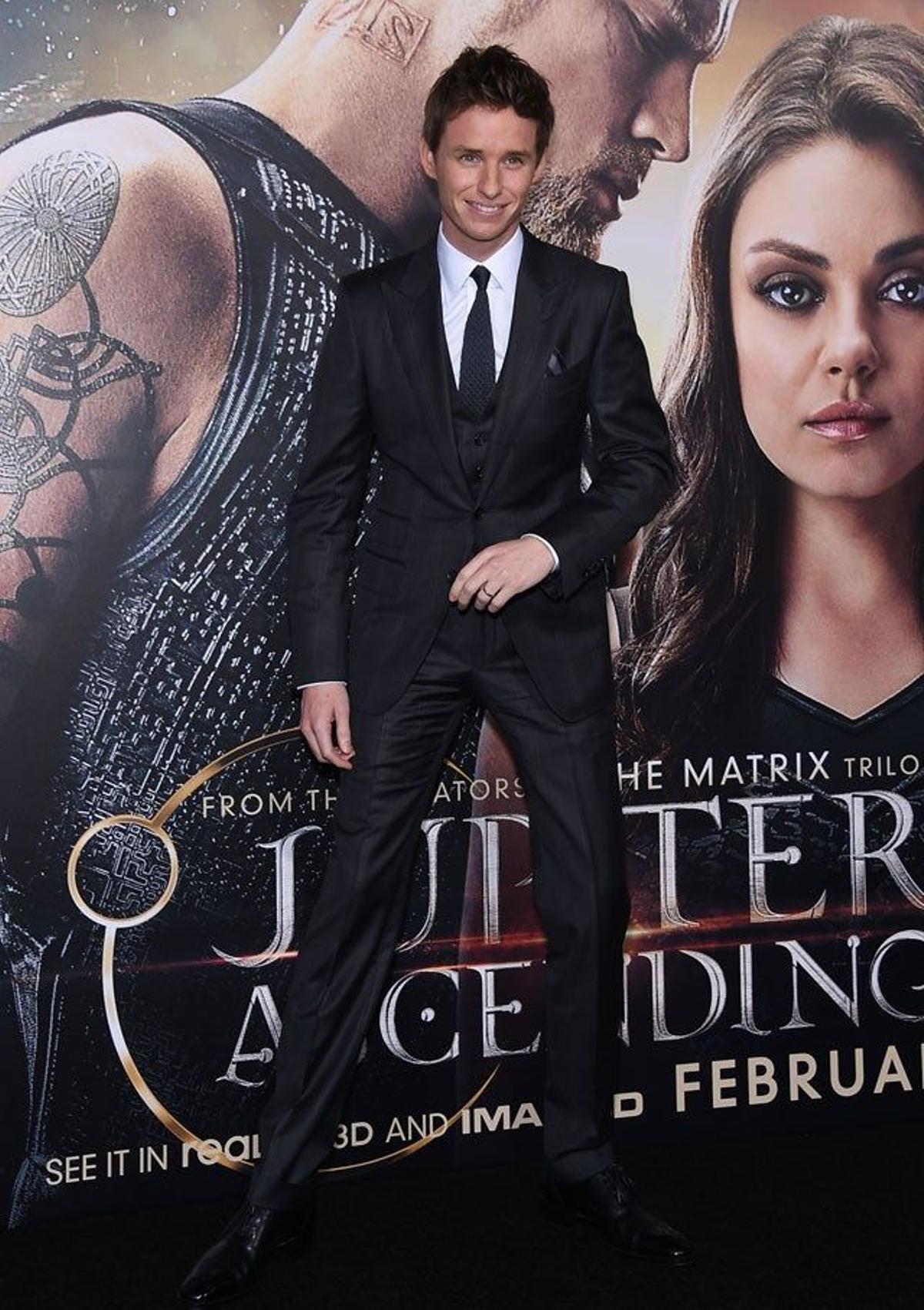 Mila Kunis estelar reaparición en la première de 'Jupiter Ascending ...