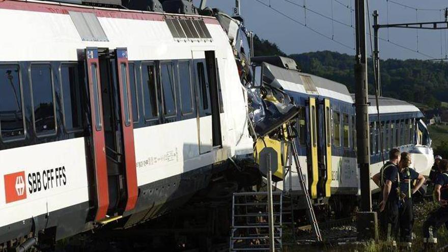 Una colisión de dos trenes en Suiza causa 40 heridos