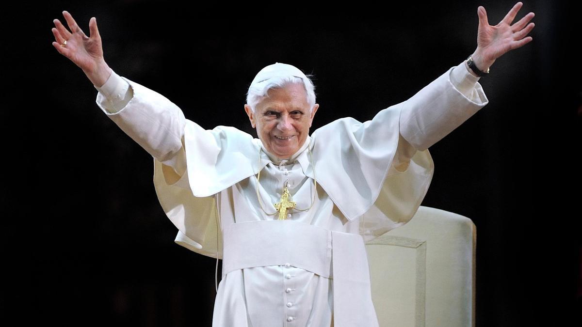 Muere el Papa Benedicto XVI a los 95 años - Cuore