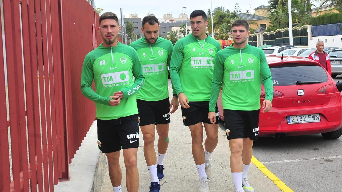 Machín dosifica a la plantilla del Elche - Información