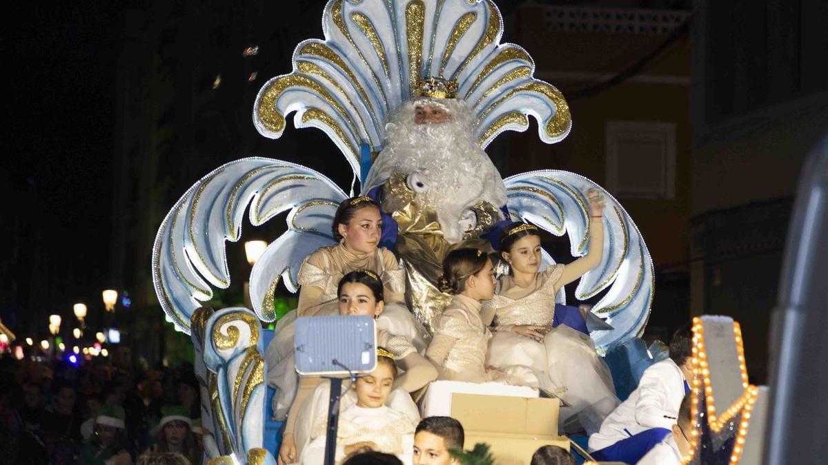 Valencia | Las fallas del Marítim anticipan la visita de los Magos de ...