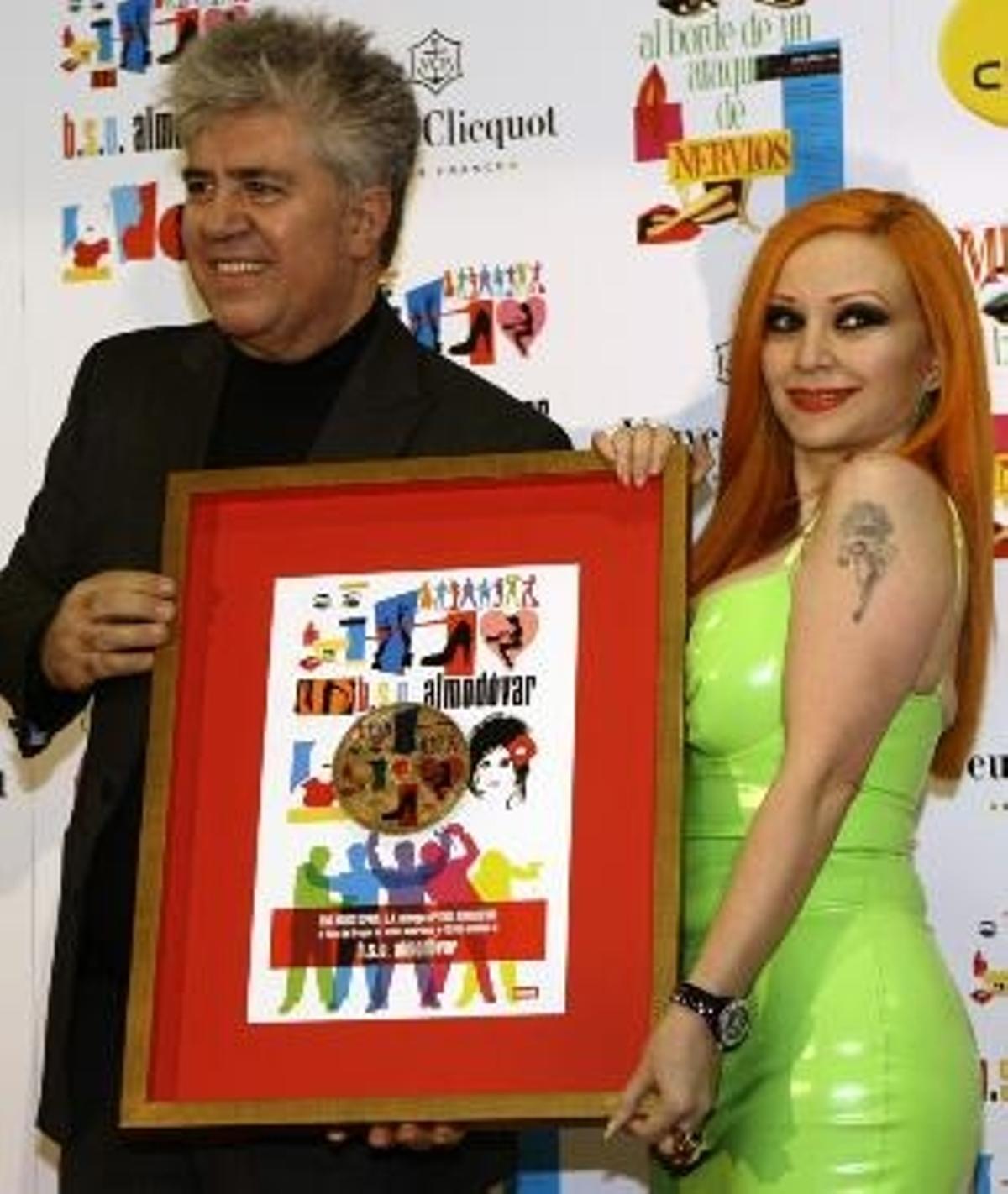 Almodóvar y sus "mujeres al borde de un ataque de nervios", juntos en ...