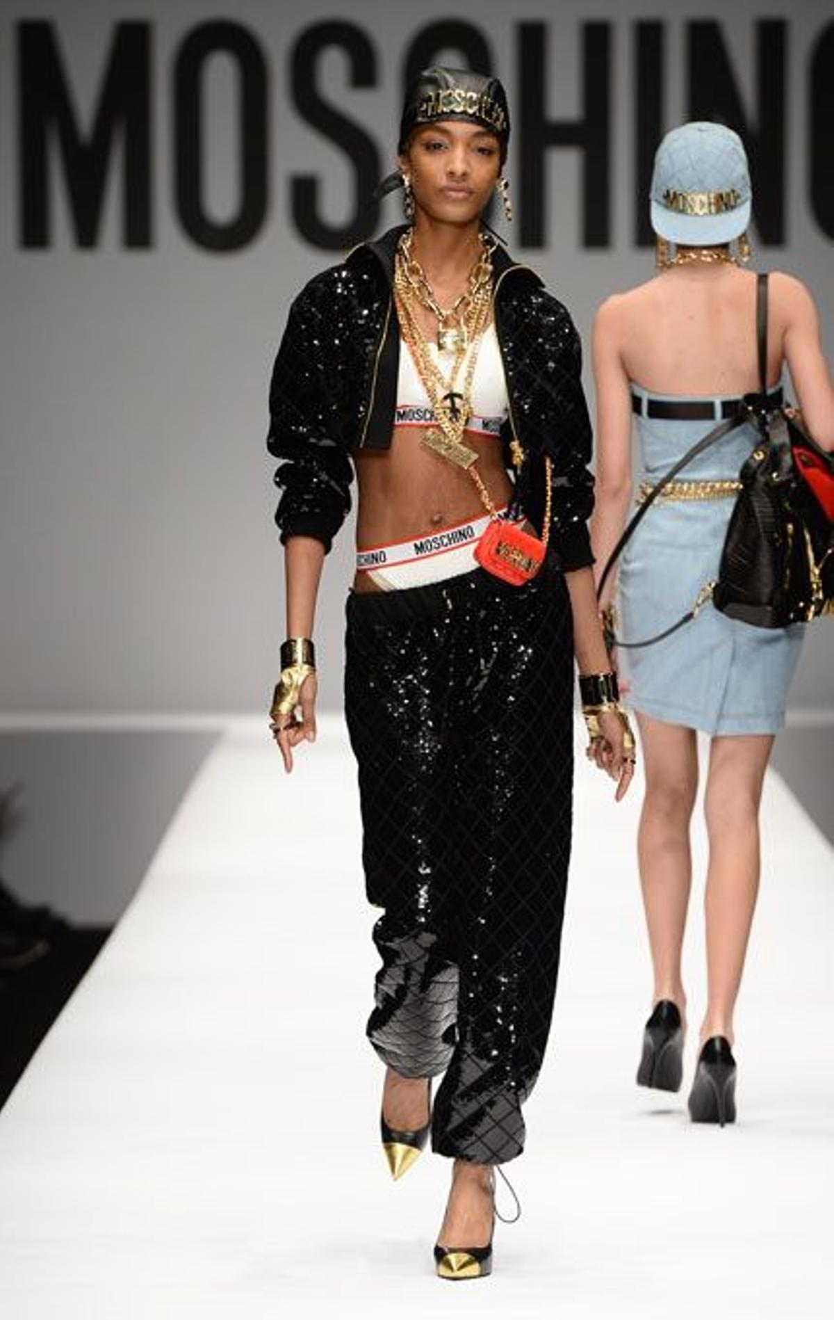 La locura de Moschino - Woman