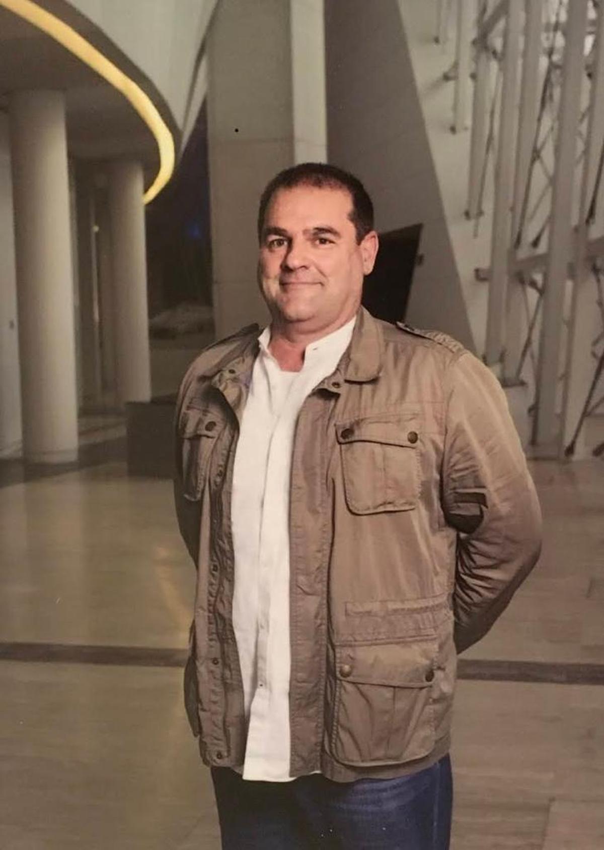 Un profesor del instituto David Buján de Cambre, uno de los dos ...