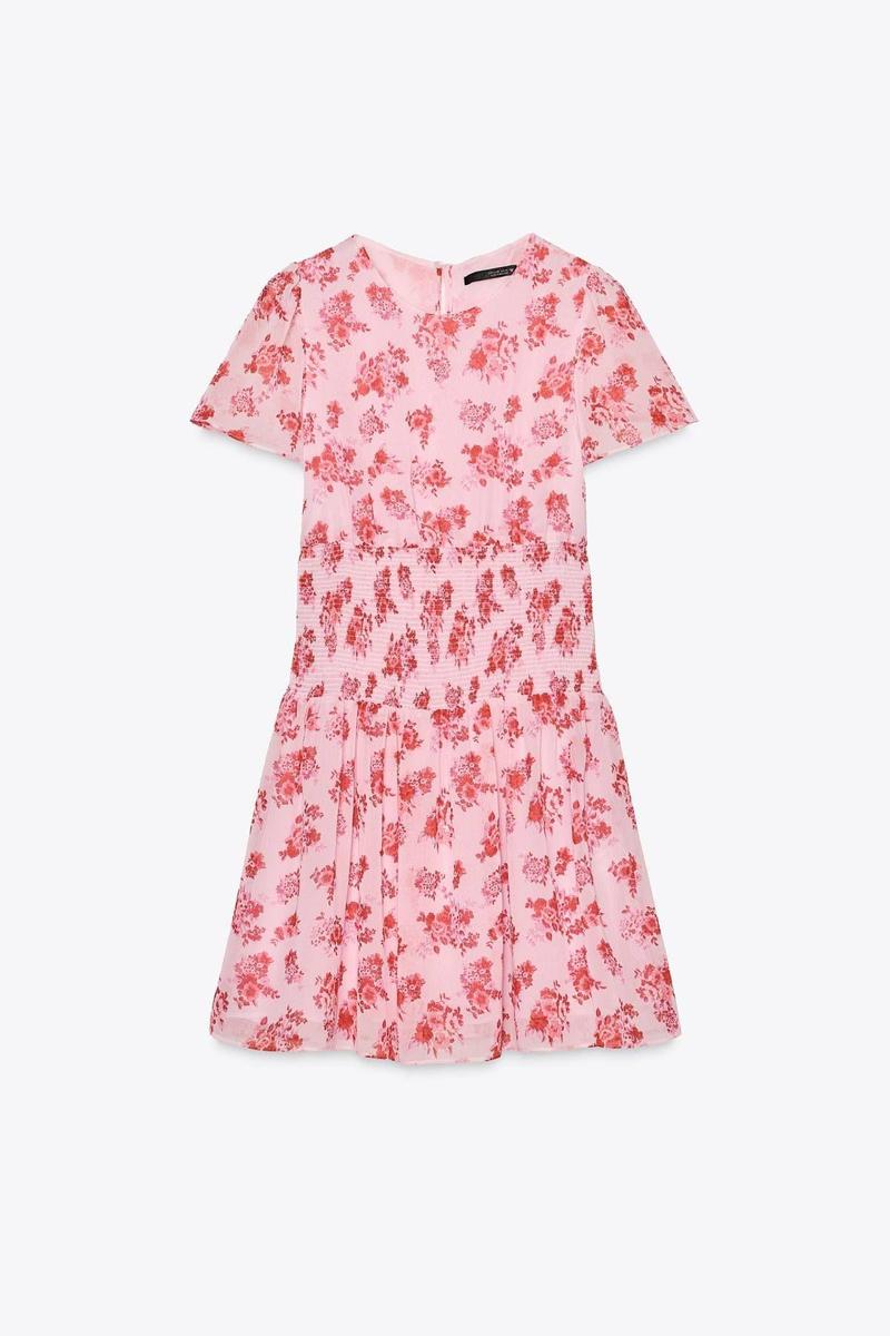 Busty muscle arrived at a pleasant hotel, and booking was