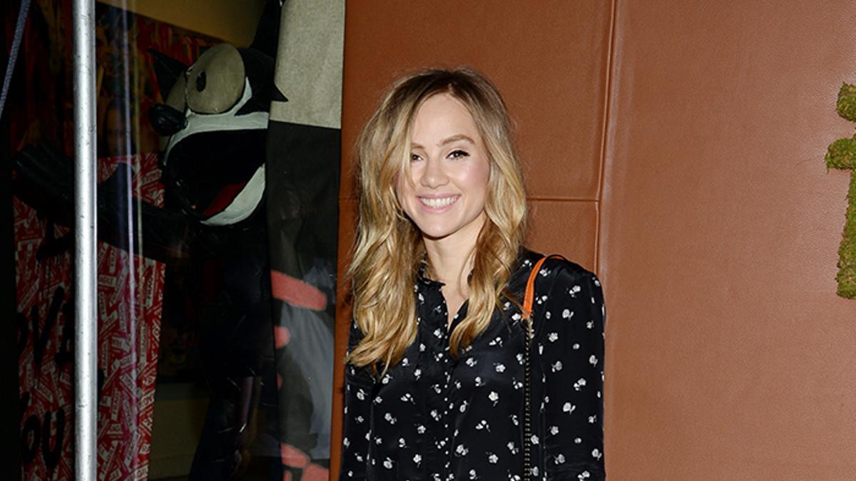 Copia el look de Suki Waterhouse - Woman
