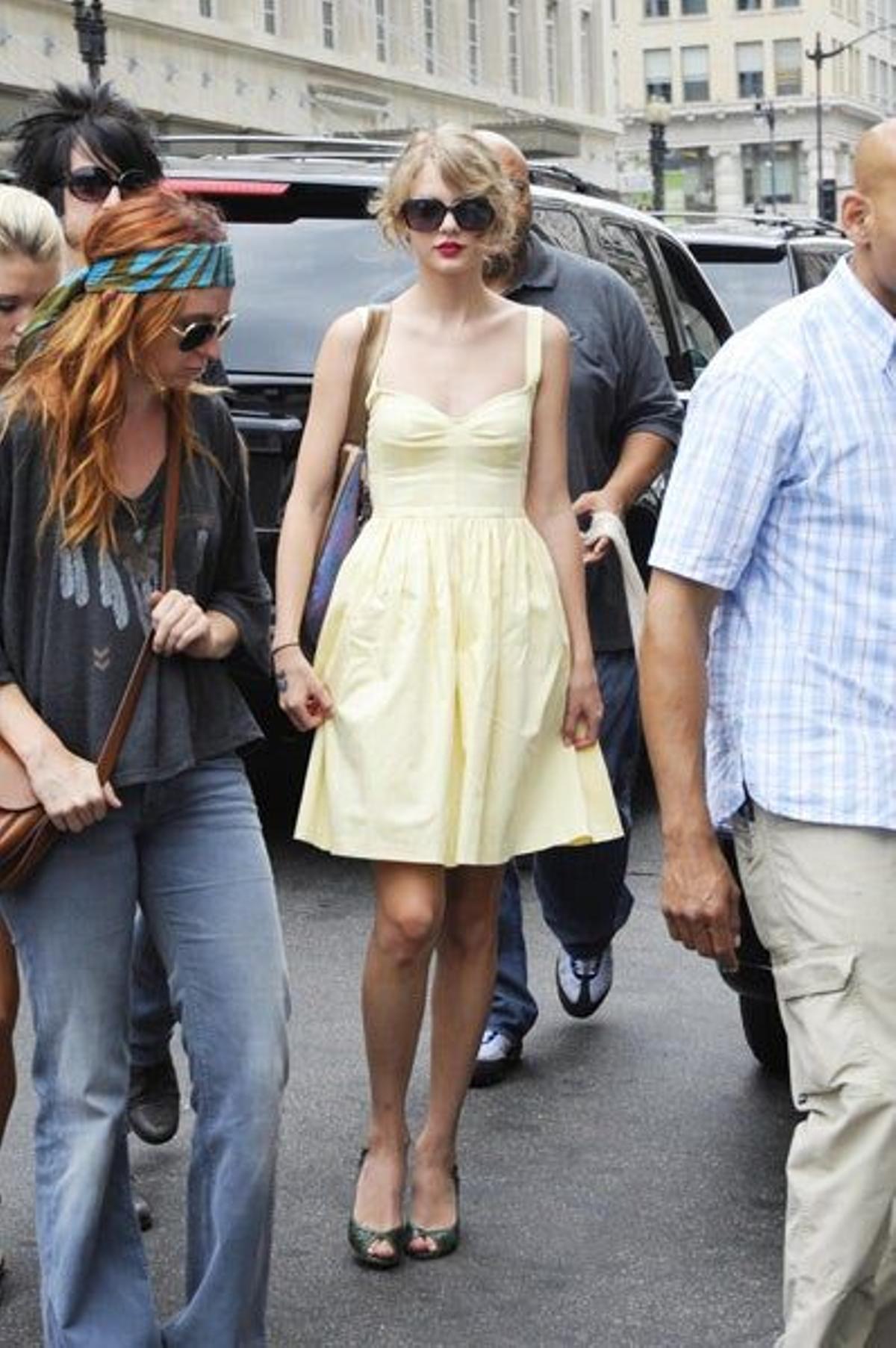 El look vintage de Taylor Swift - Stilo