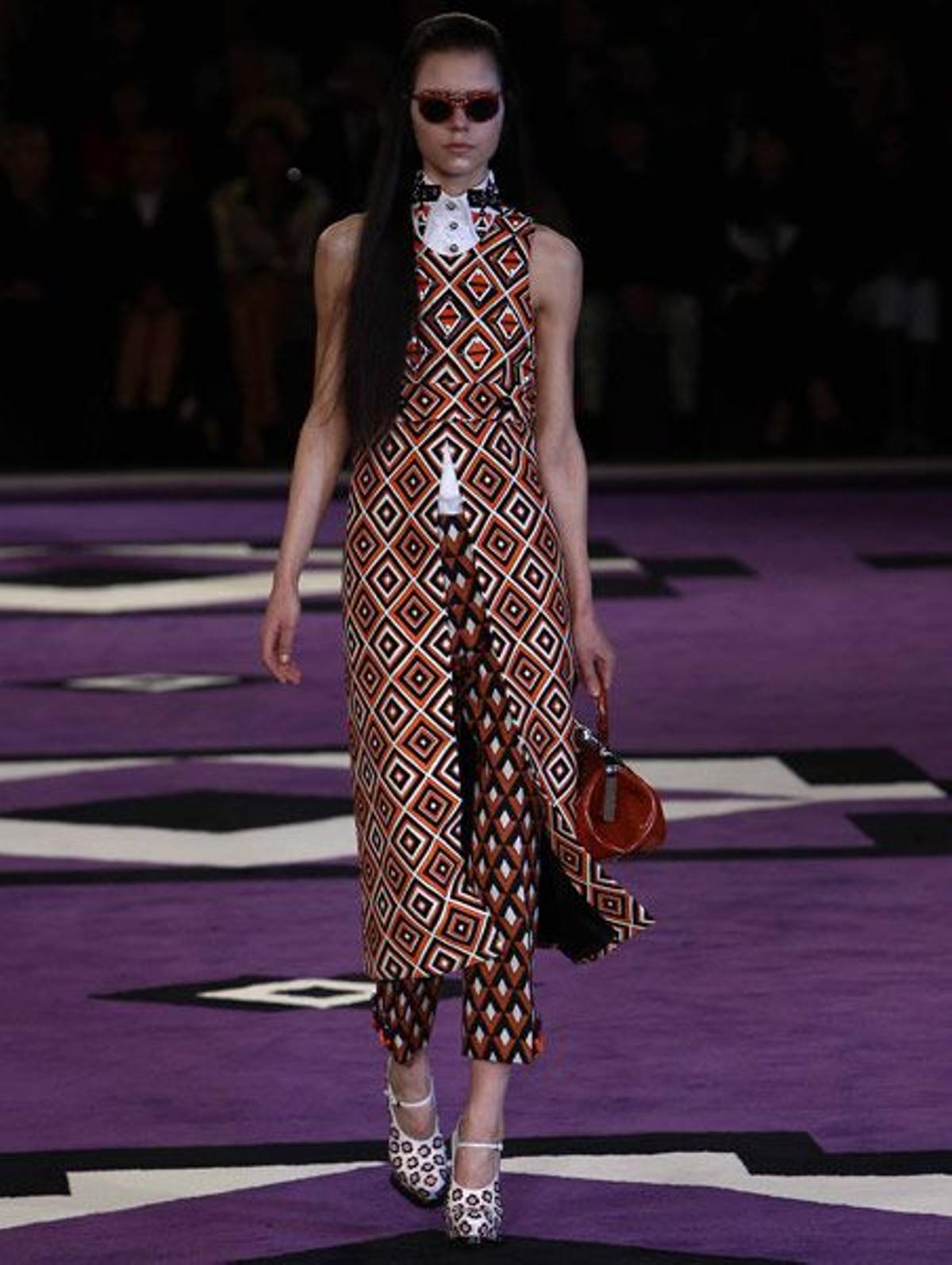 Prada y sus estampados geométricos en Milán - Woman