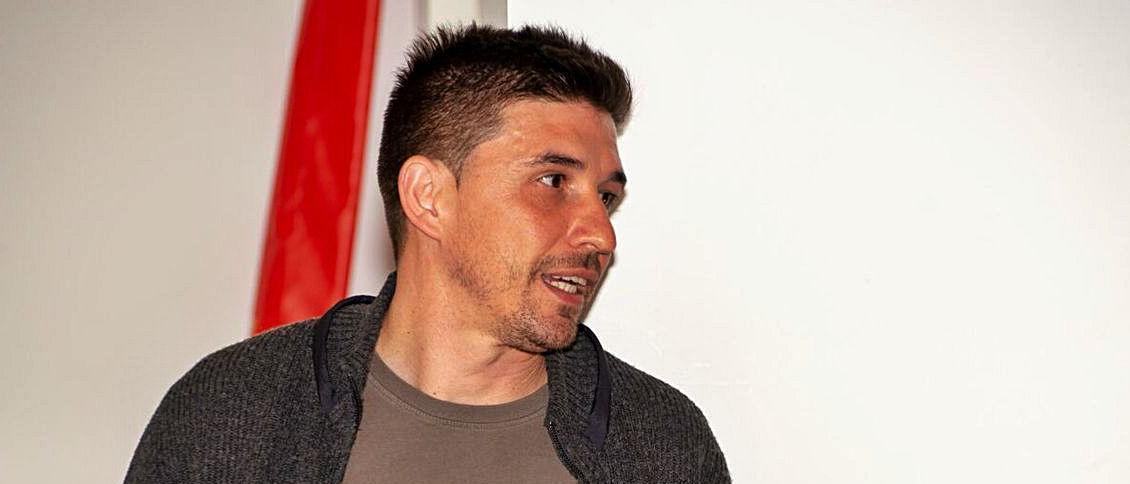 El Oviedo elige a Rubén Reyes y el Rayo Vallecano le insta a hablar ...