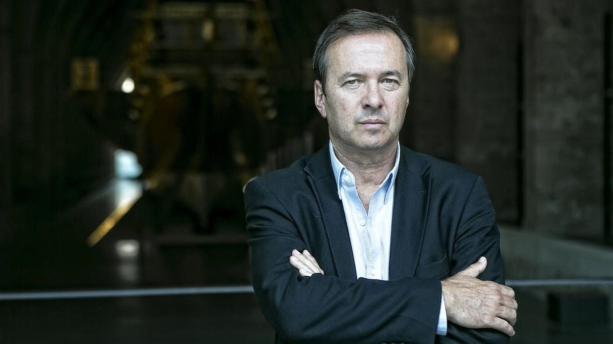 Cita digital con el premio Planeta Javier Moro, y la historia sobre el ...