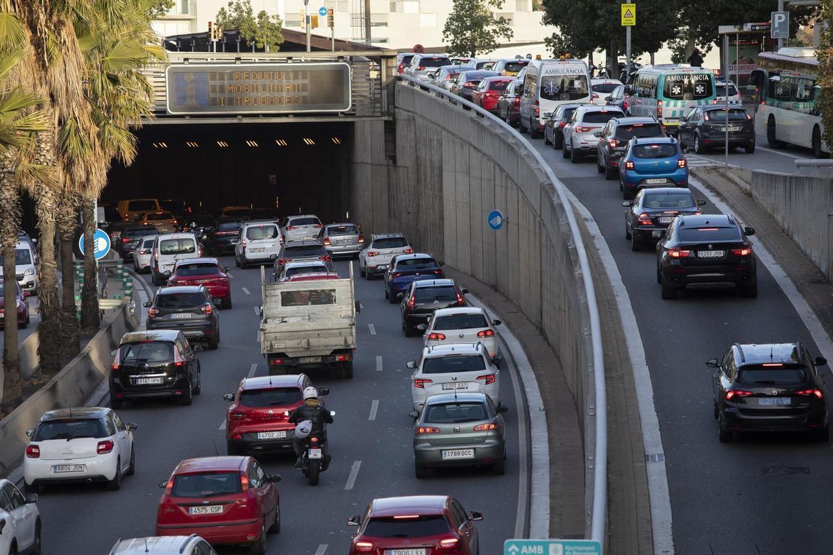 "Estoy harta de que se colapse todo": el drama de los atascos diarios ...