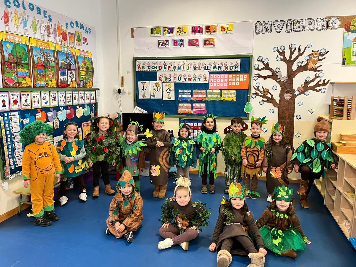 Los niños del colegio de Nava celebran el Carnaval con desfile y ...