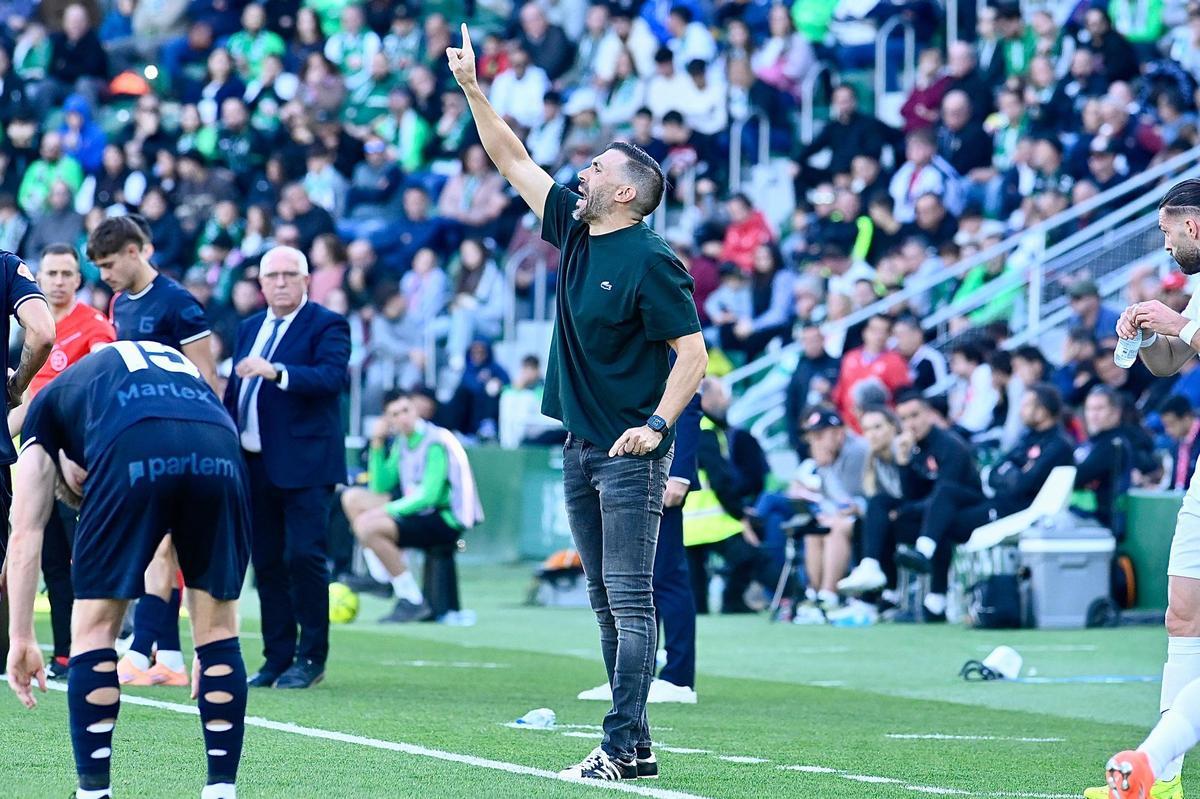 Eder Sarabia, entrenador del Elche: "Hemos conseguido una conexión ...