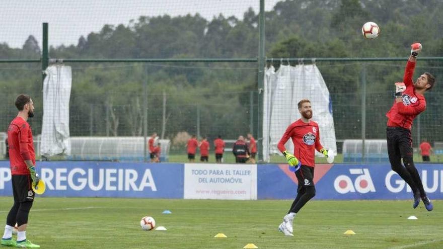 El portero fabrilista Álex Cobo, con el primer equipo - La Opinión de A ...