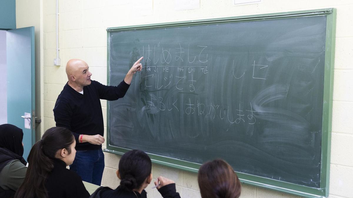 Disculpen la autoridad, estamos educando
