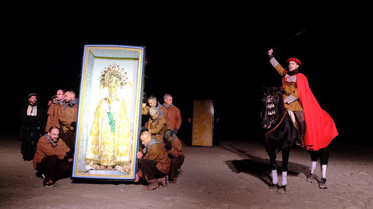 Venida de la Virgen | Elche | Representación del hallazgo del arca por ...