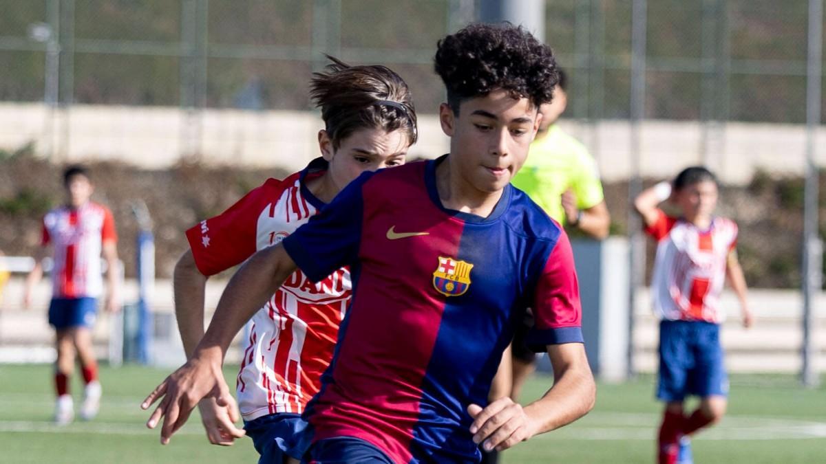 Nueva genialidad de Ebrima Tunkara que se consolida en el 11 ideal de La Masia