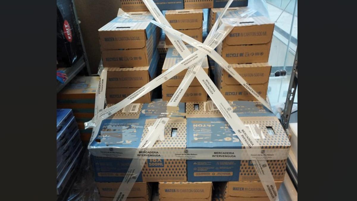 Etikettenschwindel am Flughafen: Falsches "Mallorca-Wasser" an ...