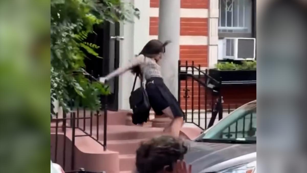 ANNE HATHAWAY CAÍDA TRIUNFAL | La salida triunfal de Anne Hathaway tras su caída en el rodaje de ...