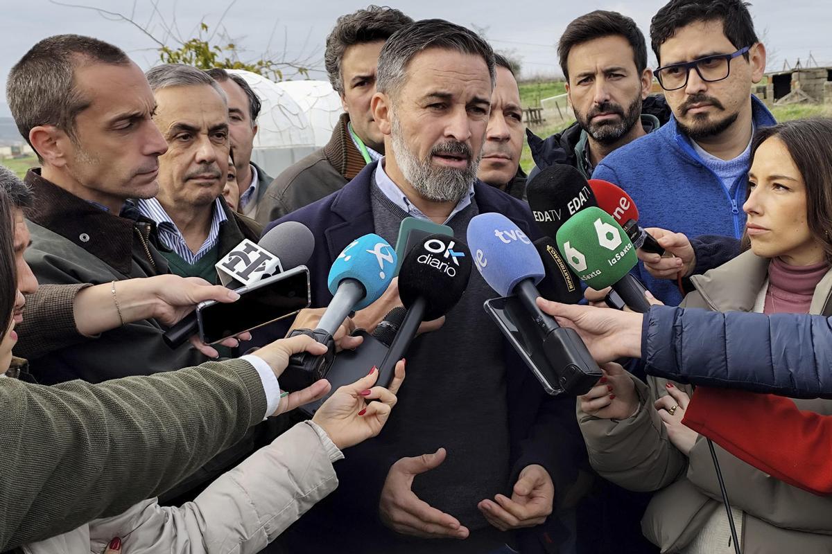 21D Elecciones Extremadura: Abascal responde a Gallardo y Guardiola: "Los insultos machistas ni ...