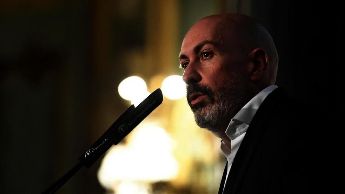 La actualidad se filtra en la vida de Cardero en «Aquello que dábamos ...