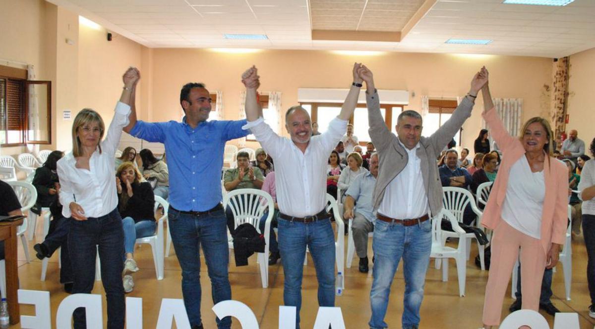 Táboas se presenta en Pazos de Borbén para acabar con la “parálise do PP”
