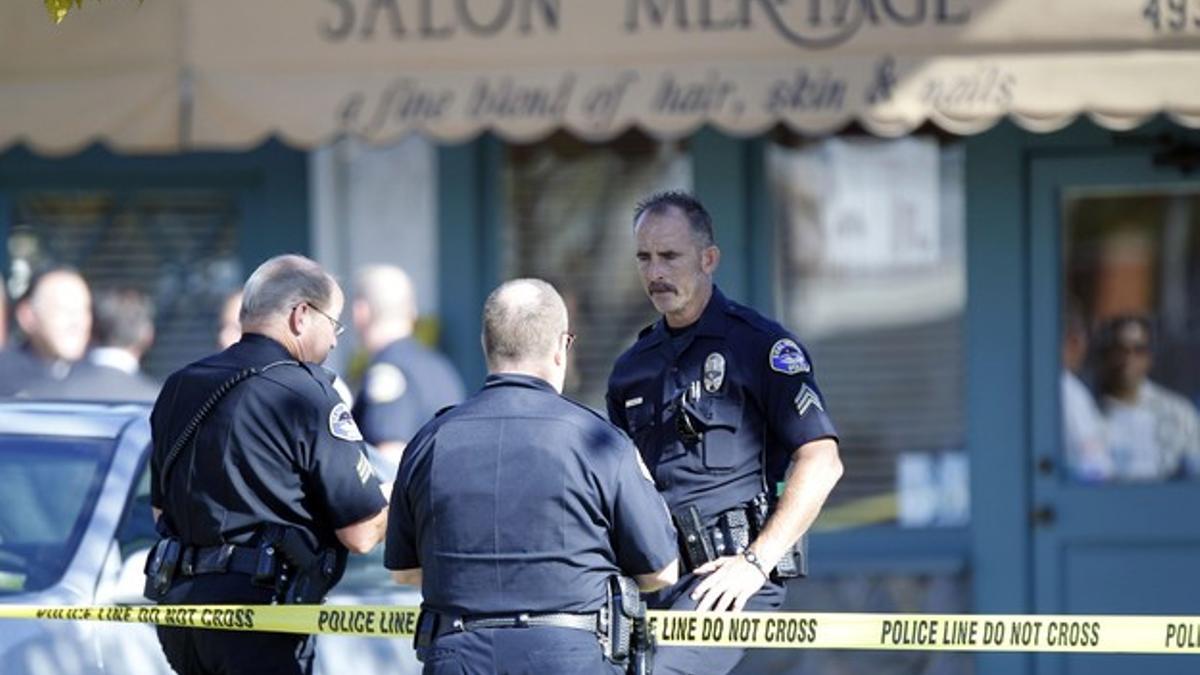 Ocho muertos en un tiroteo en una peluquería de California