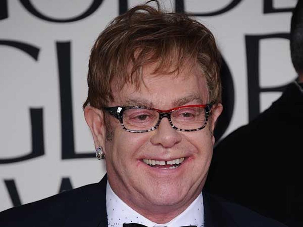 Elton John, ingresado - Cuore