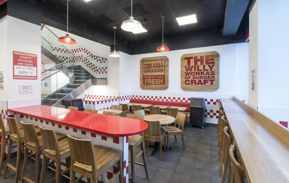 Five Guys aterriza en Alicante: así son las hamburguesas favoritas de Obama