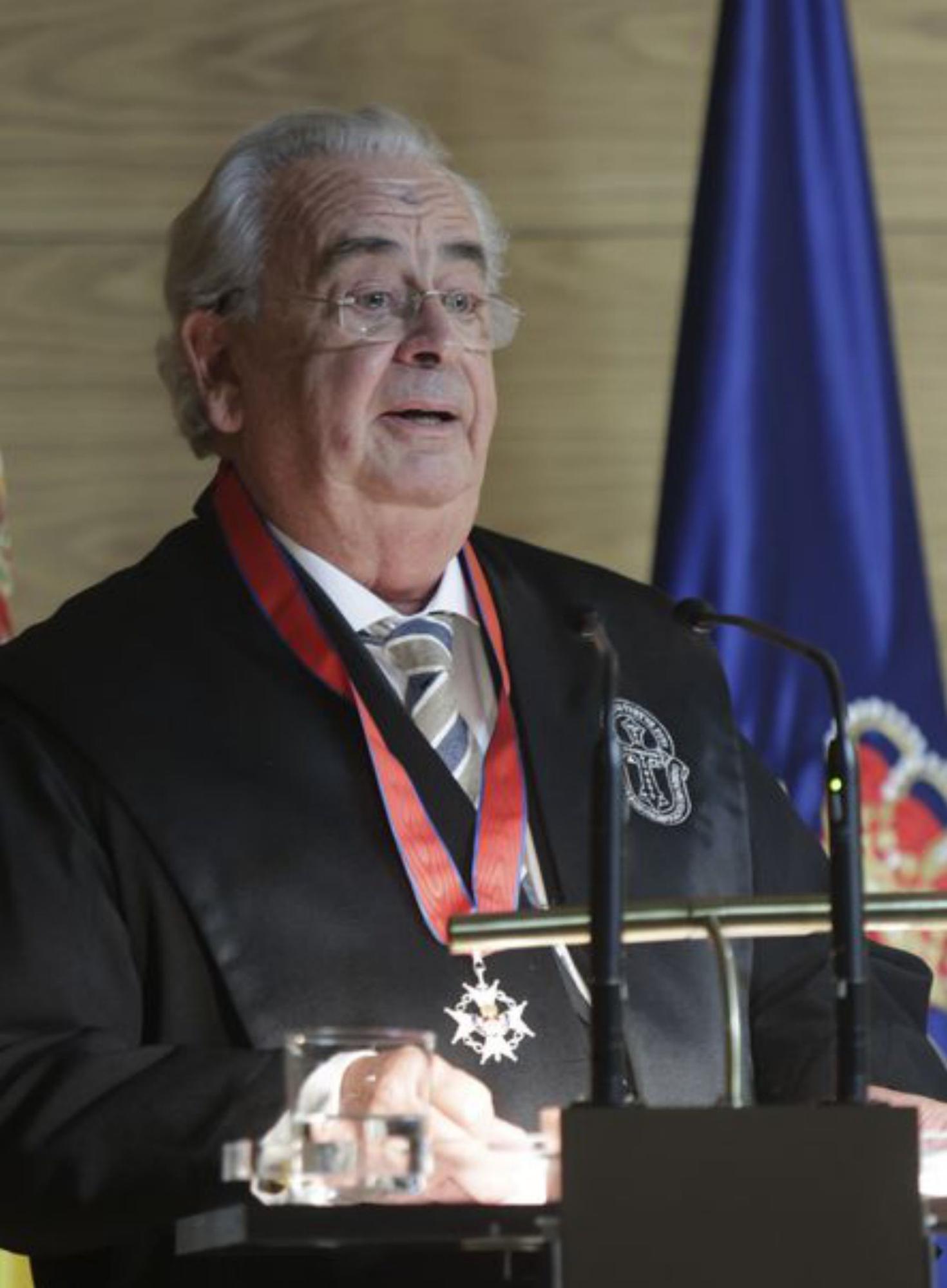 Ramón Fernández-Mijares luce su máxima distinción: "Viví la abogacía ...