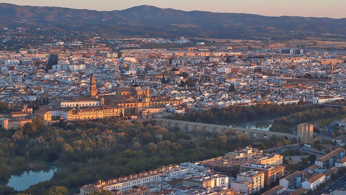 Córdoba aspira a Mejor Destino Urbano de España de 'Viajar National ...