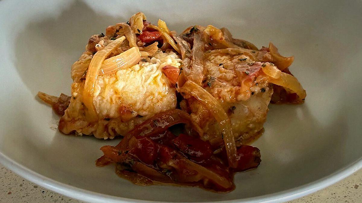 RECETAS CANARIAS: ¿Cómo cocinar cherne encebollado?