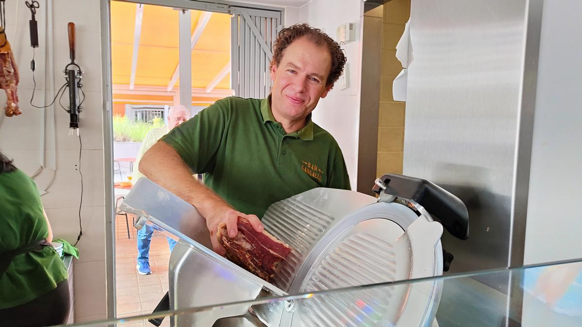 Óscar, emulando al mejor charcutero en un imprescindible de la 'ruta ...