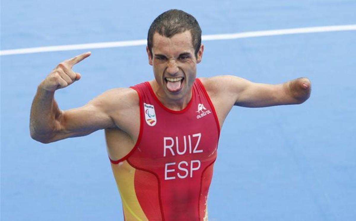 El triatleta Jairo Ruiz se cuelga el bronce en Copacabana