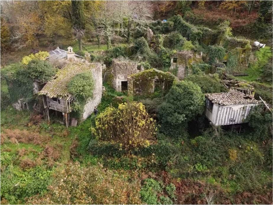 San Fiz, la aldea de la Ribeira Sacra en ruinas