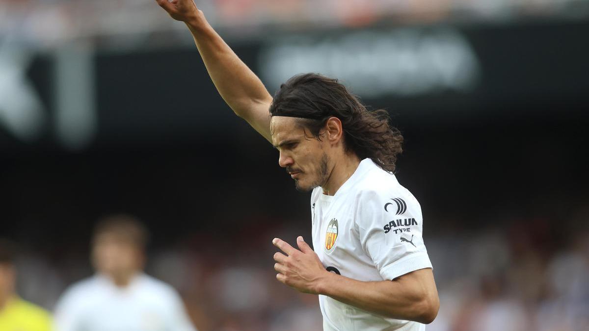 VALENCIA CF: Thierry y Cavani, bajas para el VCF-Celta de Vigo