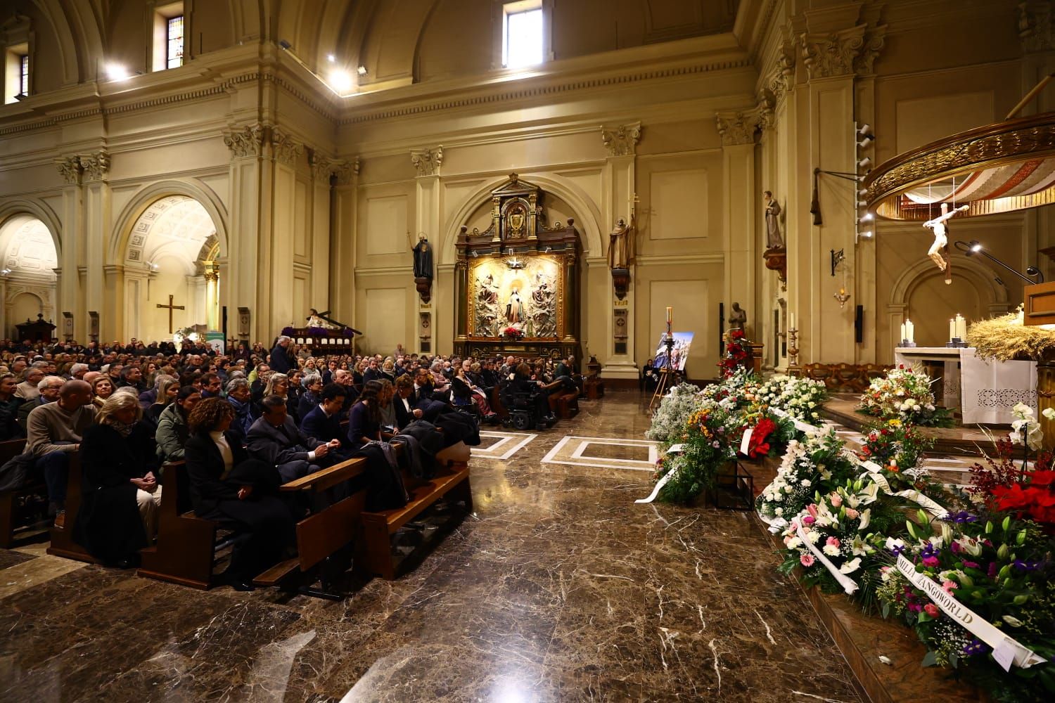 Humedades y goteras en el instituto de Miralbueno. - El Periódico de Aragón