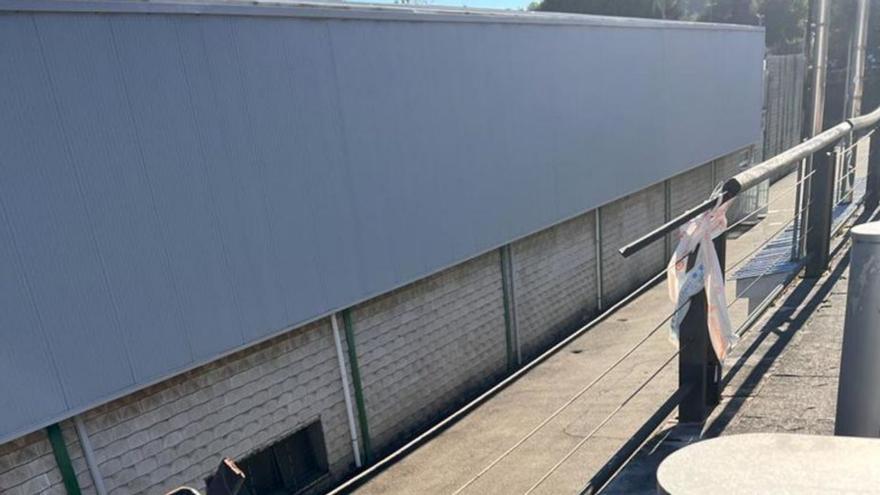 Vilariño exige arreglar la baranda de Banda de Música
